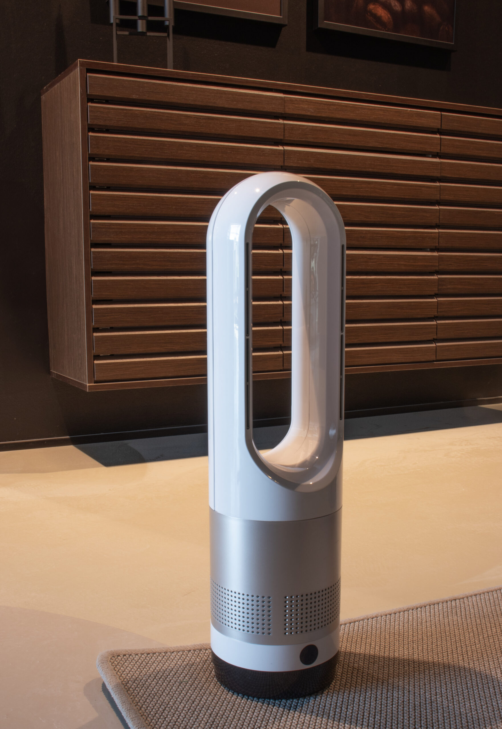 byGaard Bladløs Ventilator med Varme og Køling - GaveShop.nu